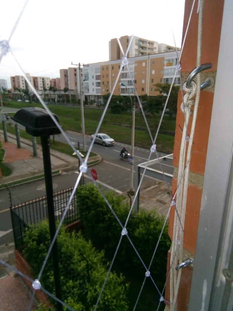 MALLA BALCON NYLON TRANSPARENTE 1MM X M2 - ItalPlast Cali
